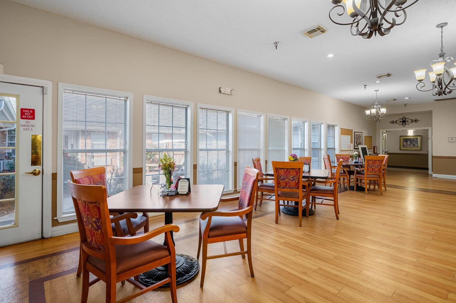 Assisted Senior Living in Alexandria | Summerhouse Alexandria